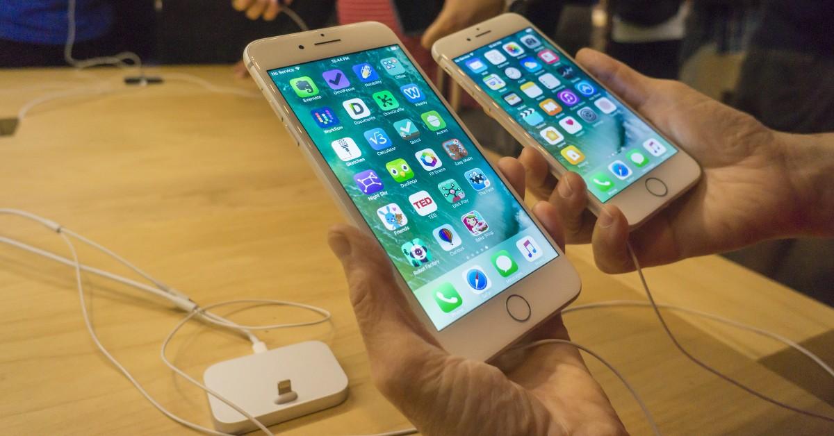 Suspect returns to murder scene to get cell phone: reports