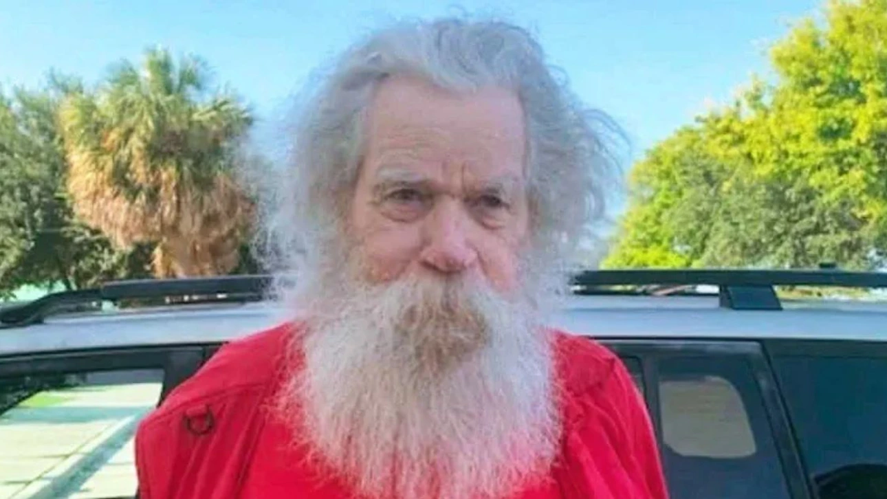 ‘Santa Claus’ Arrested After Allegedly Trying to Meet 15-Year-Old in ...